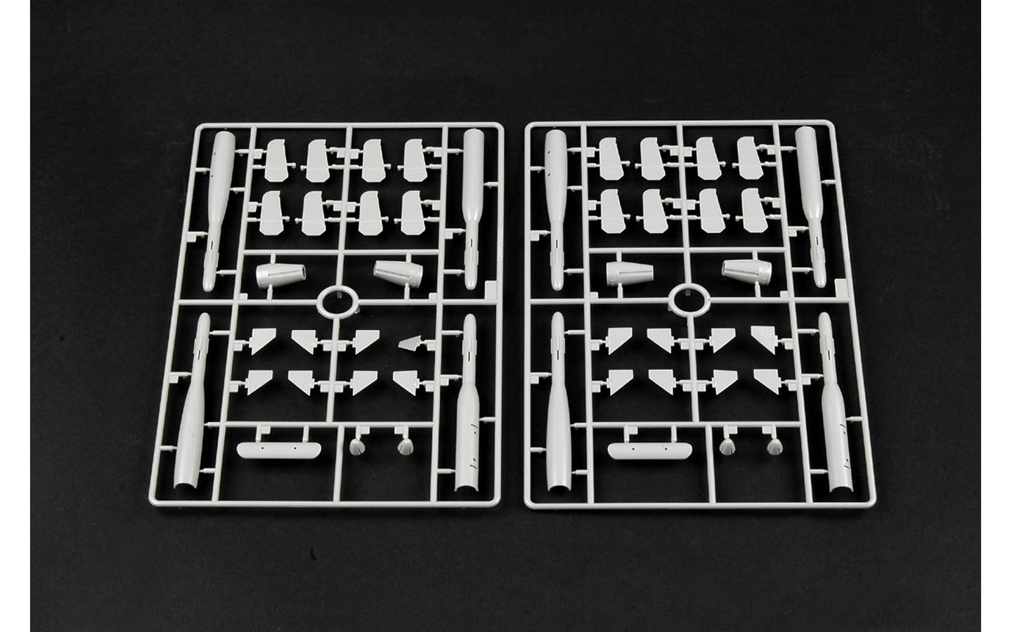 Guided Bombs, US Aircraft Weapons - Trumpeter 03304 | kingshobby.com