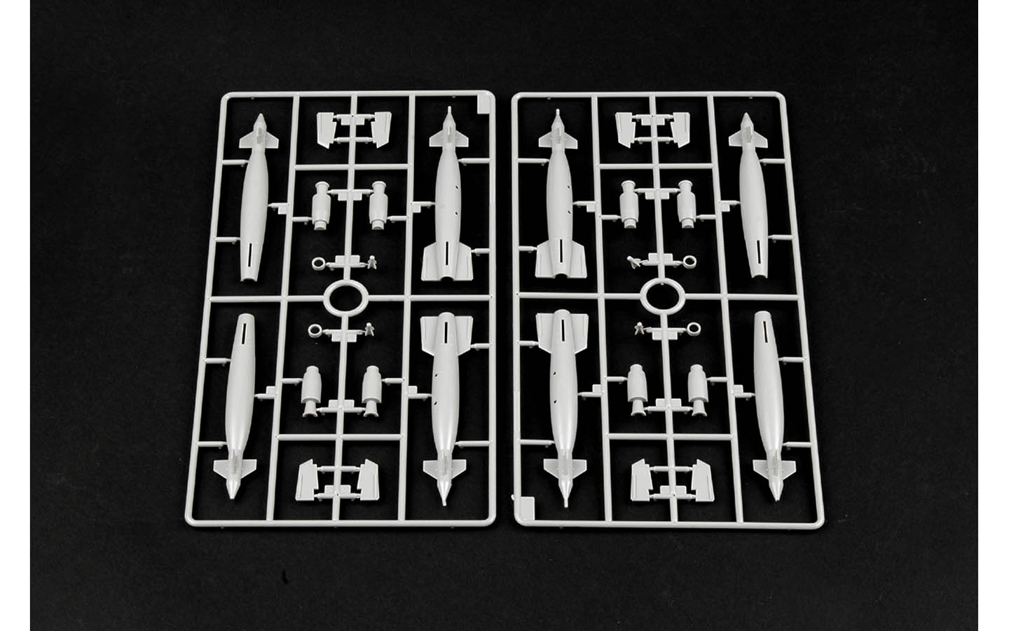 Guided Bombs, US Aircraft Weapons - Trumpeter 03304 | kingshobby.com