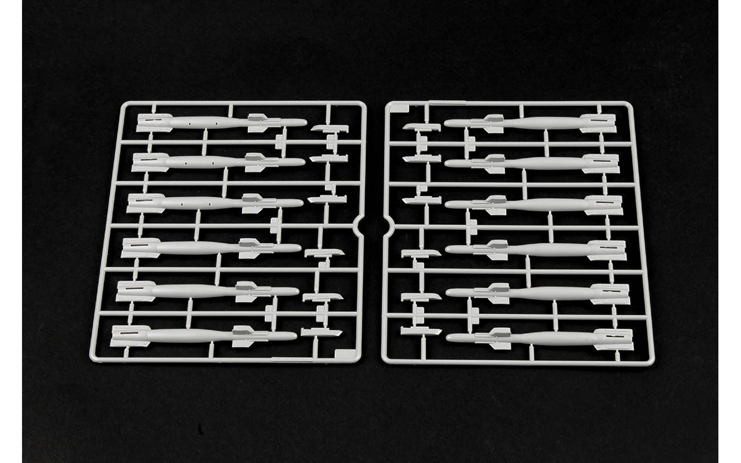 Guided Bombs, US Aircraft Weapons - Trumpeter 03304 | kingshobby.com