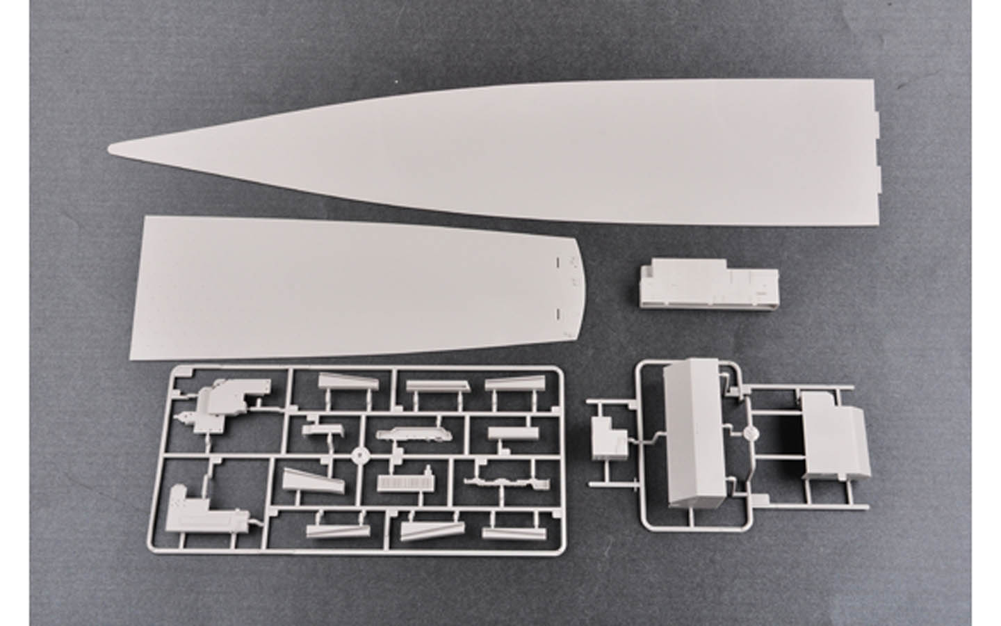 USS Kitty Hawk CV-63 - Trumpeter 05619 | kingshobby.com