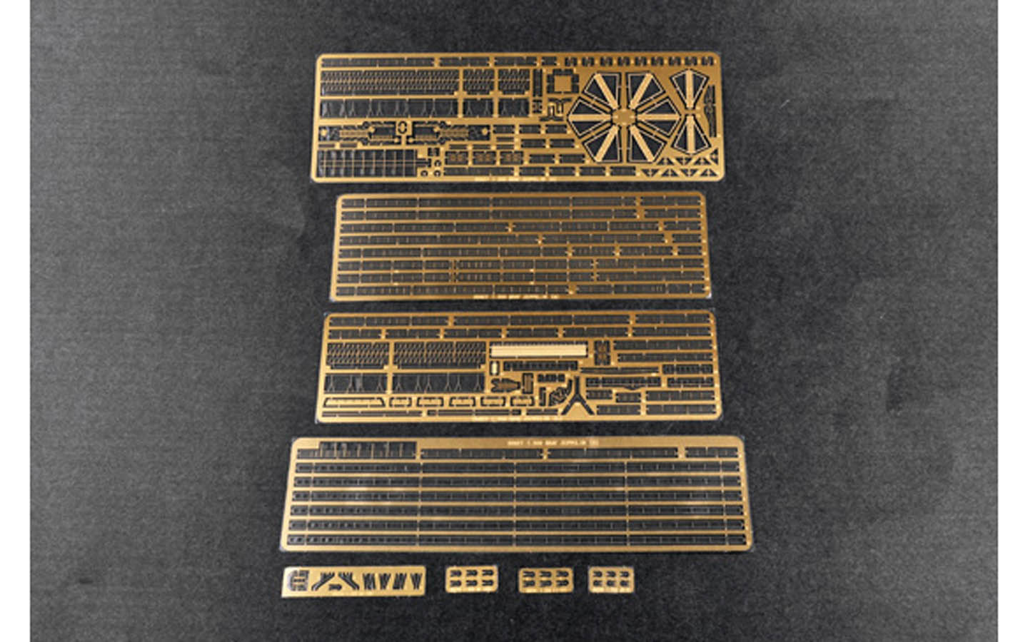 German Navy Aircraft Carrier DKM Graf Zeppelin - Trumpeter 05627 ...