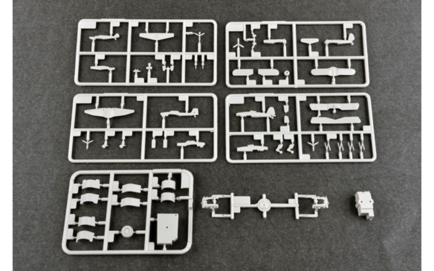 German Navy Aircraft Carrier DKM Peter Strasser - Trumpeter 05628 ...