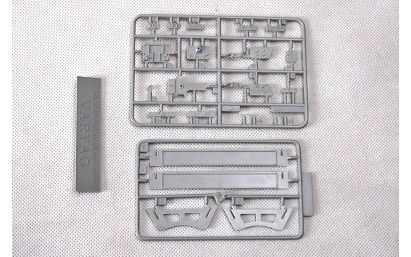 Russian Navy Slava Class Cruiser Varyag - Trumpeter 05721 | kingshobby.com