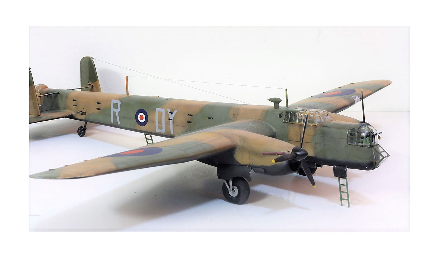 Armstrong Whitworth Whitley Mk.V - Airfix A08016 | kingshobby.com