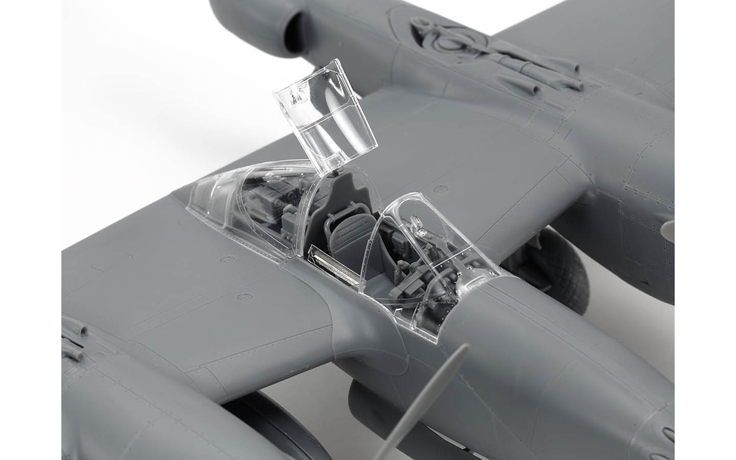 Lockheed P-38J Lightning - Tamiya 61123 | kingshobby.com
