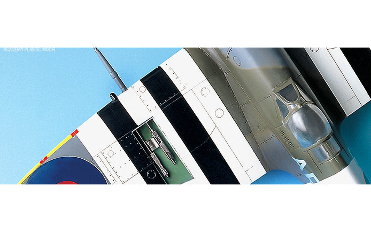 Spitfire Mk XIVc - Academy 12274 | kingshobby.com