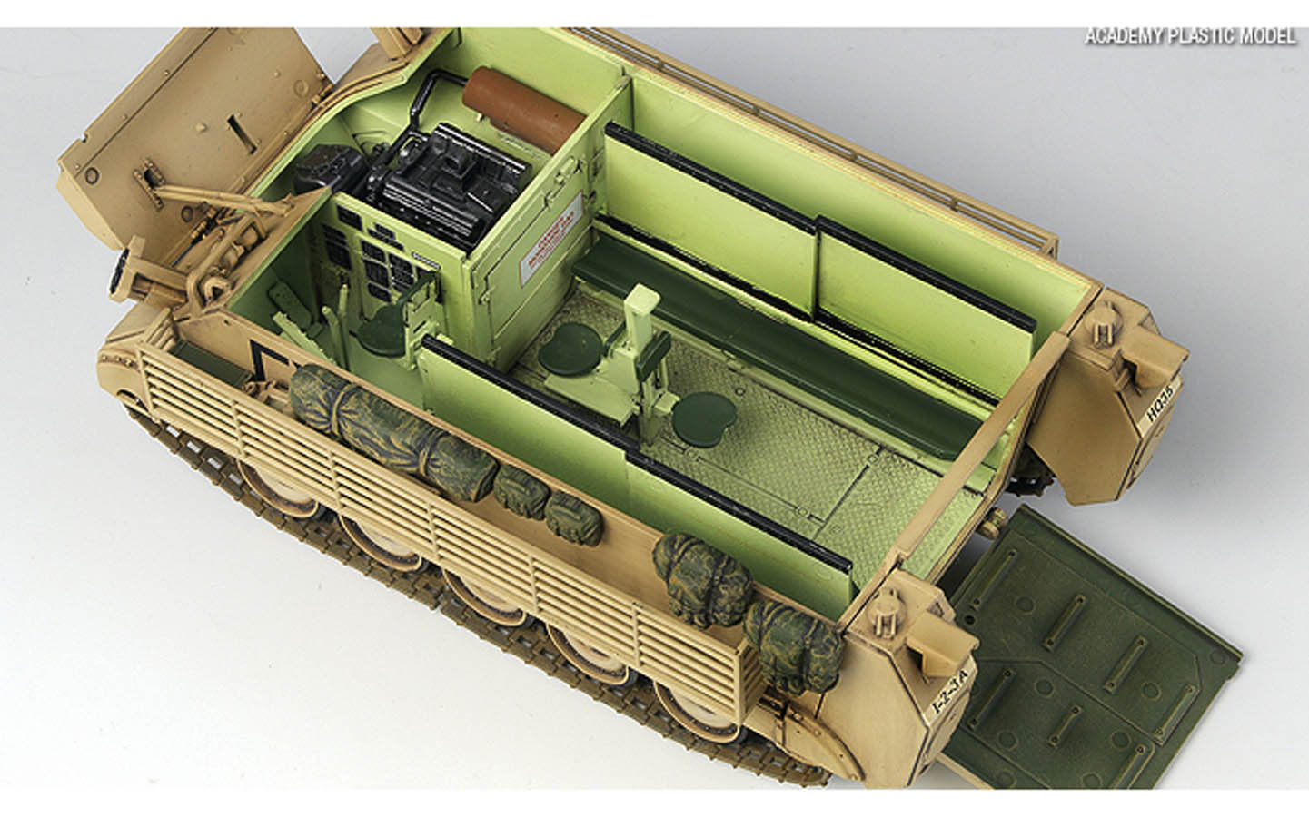 M113A3, Iraq 2003 - Academy 13211 | kingshobby.com