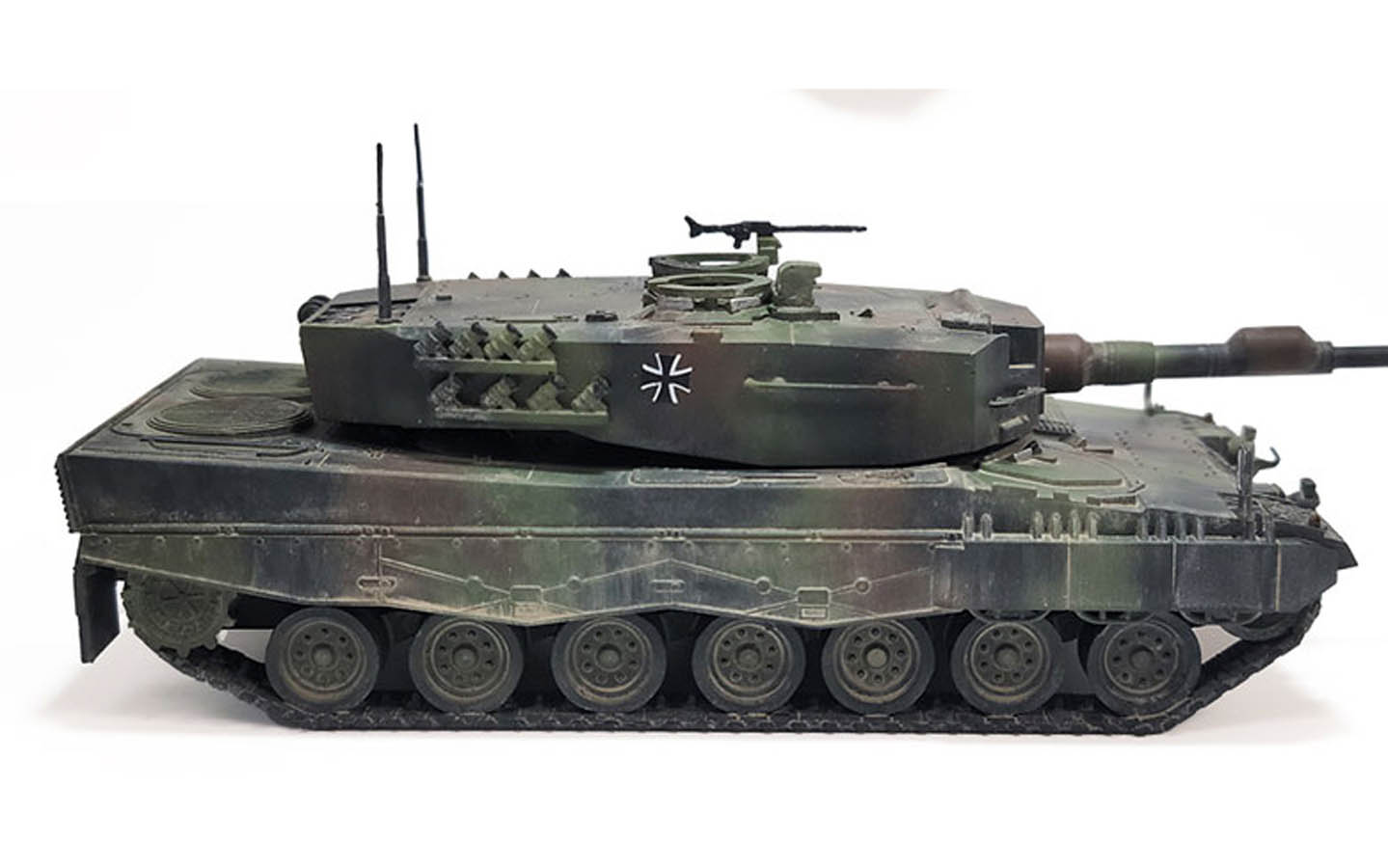 Leopard 2A4 - Academy 13428 | kingshobby.com
