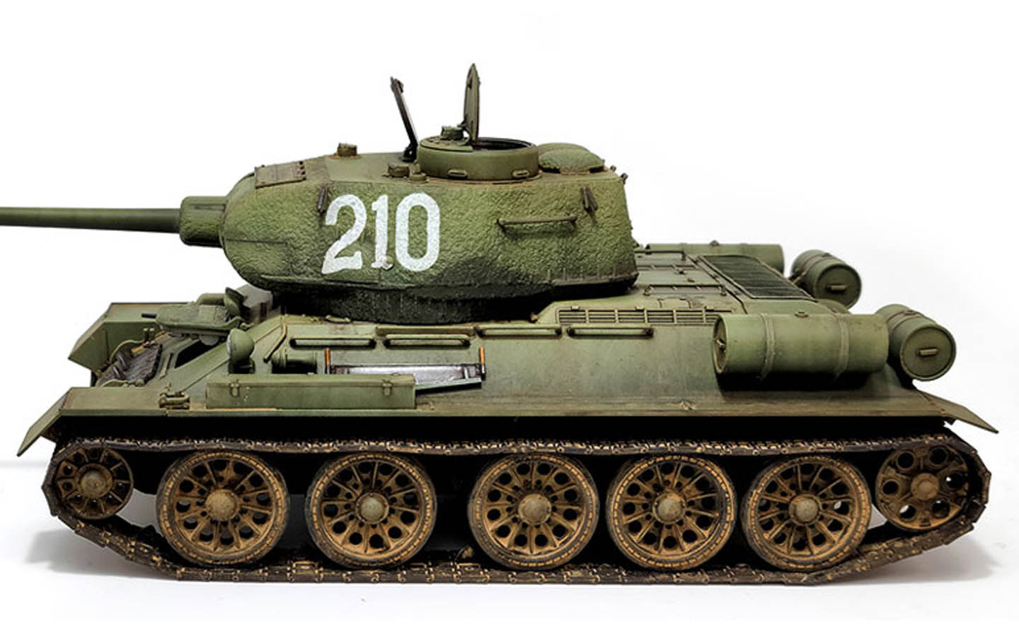 T-34/85, Ural Factory No.183, Soviet Medium Tank - Academy 13554 ...