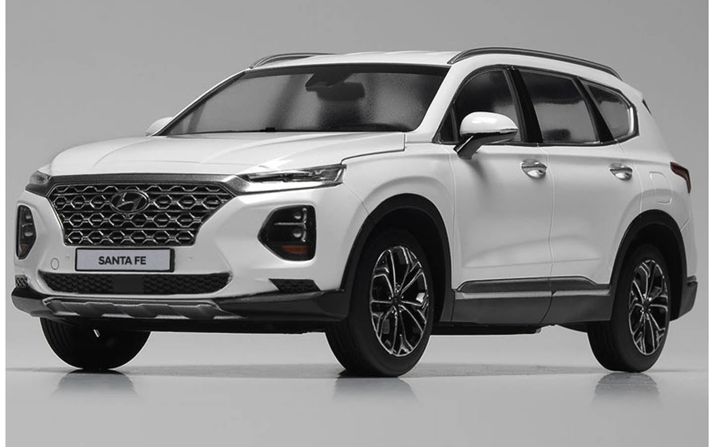 2018 Hyundai Santa Fe - Academy 15135 | kingshobby.com
