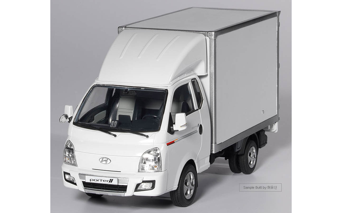 Hyundai Porter II, Dry Van Truck - Academy 15145 | kingshobby.com