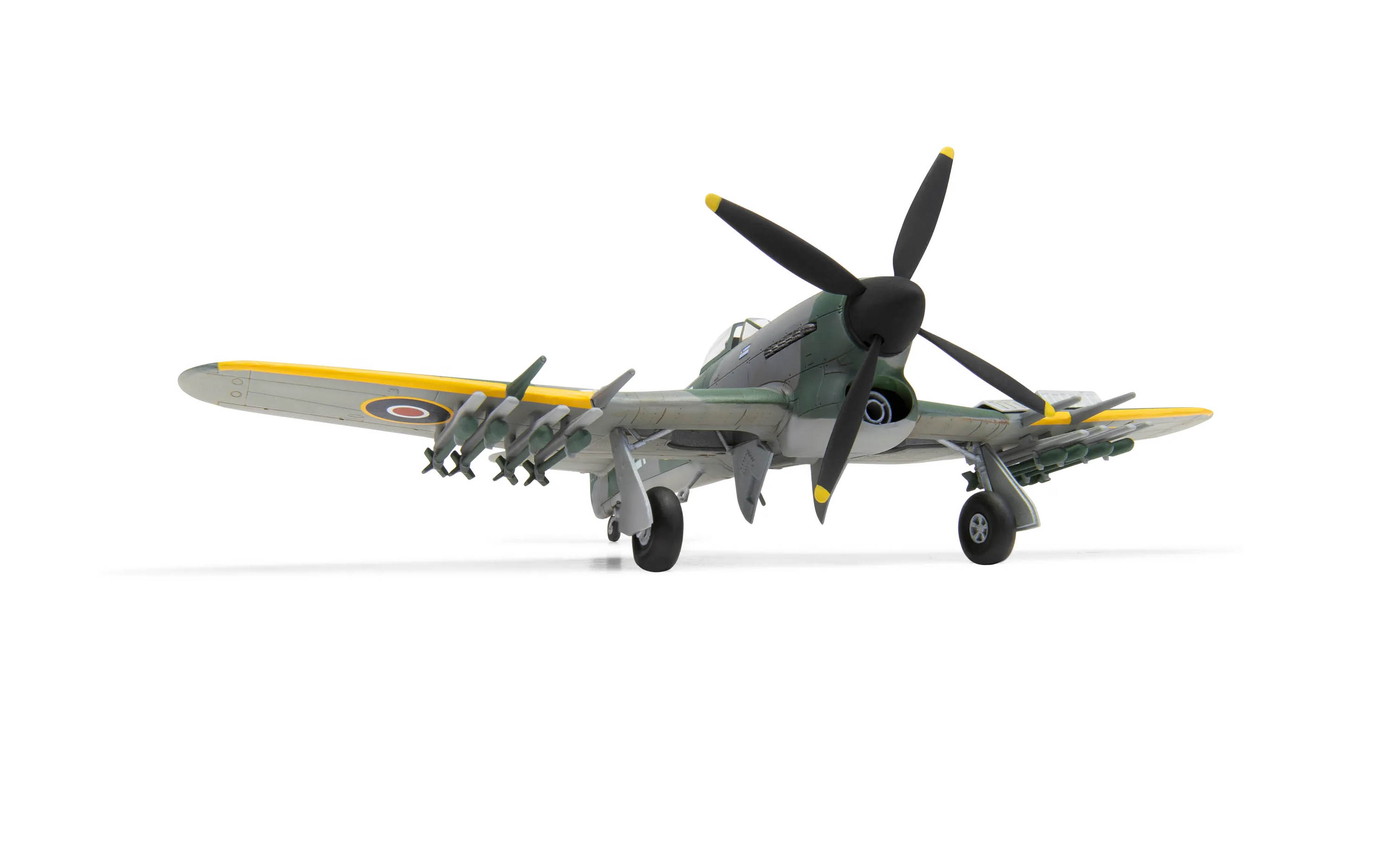 Hawker Typhoon Mk.Ib - Starter Set - Airfix A55208A | kingshobby.com