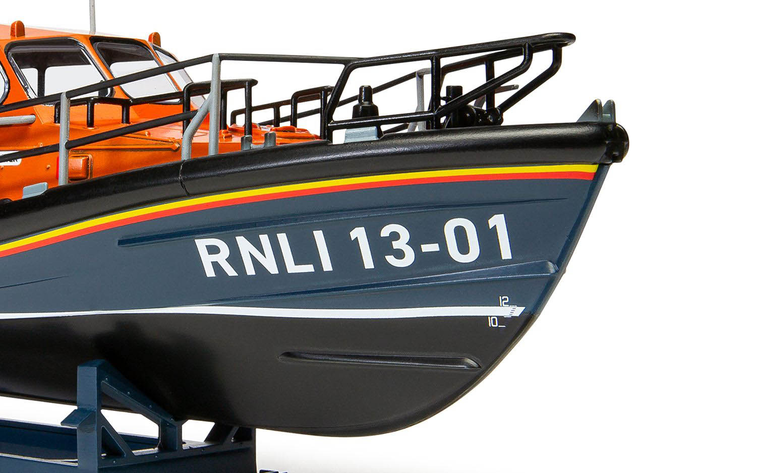 RNLI Shannon Class Lifeboat, Starter Set - Airfix A55015 | kingshobby.com