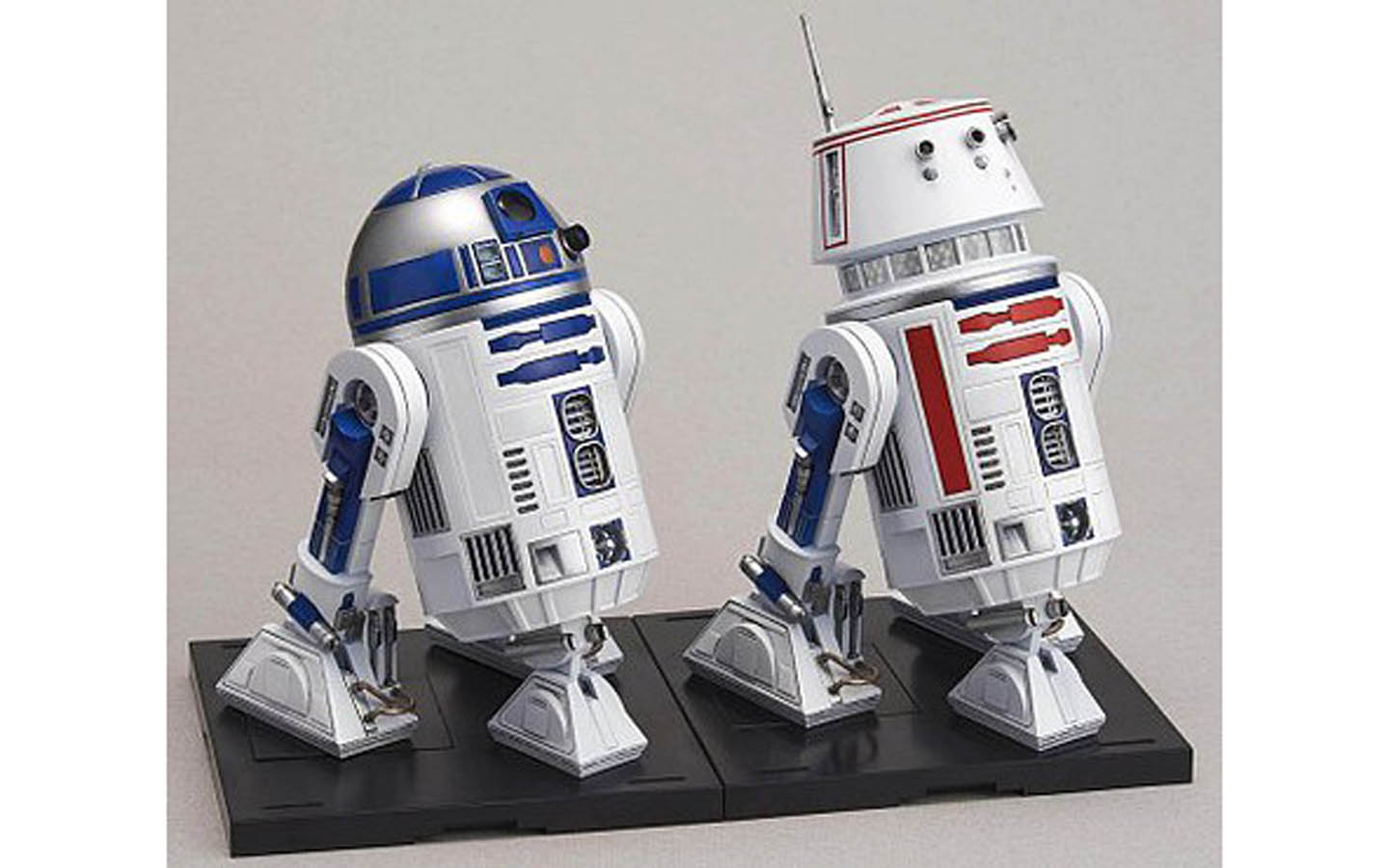 R2-D2 & R5-D4, Astromech Droids, Star Wars - Bandai 195963 | kingshobby.com