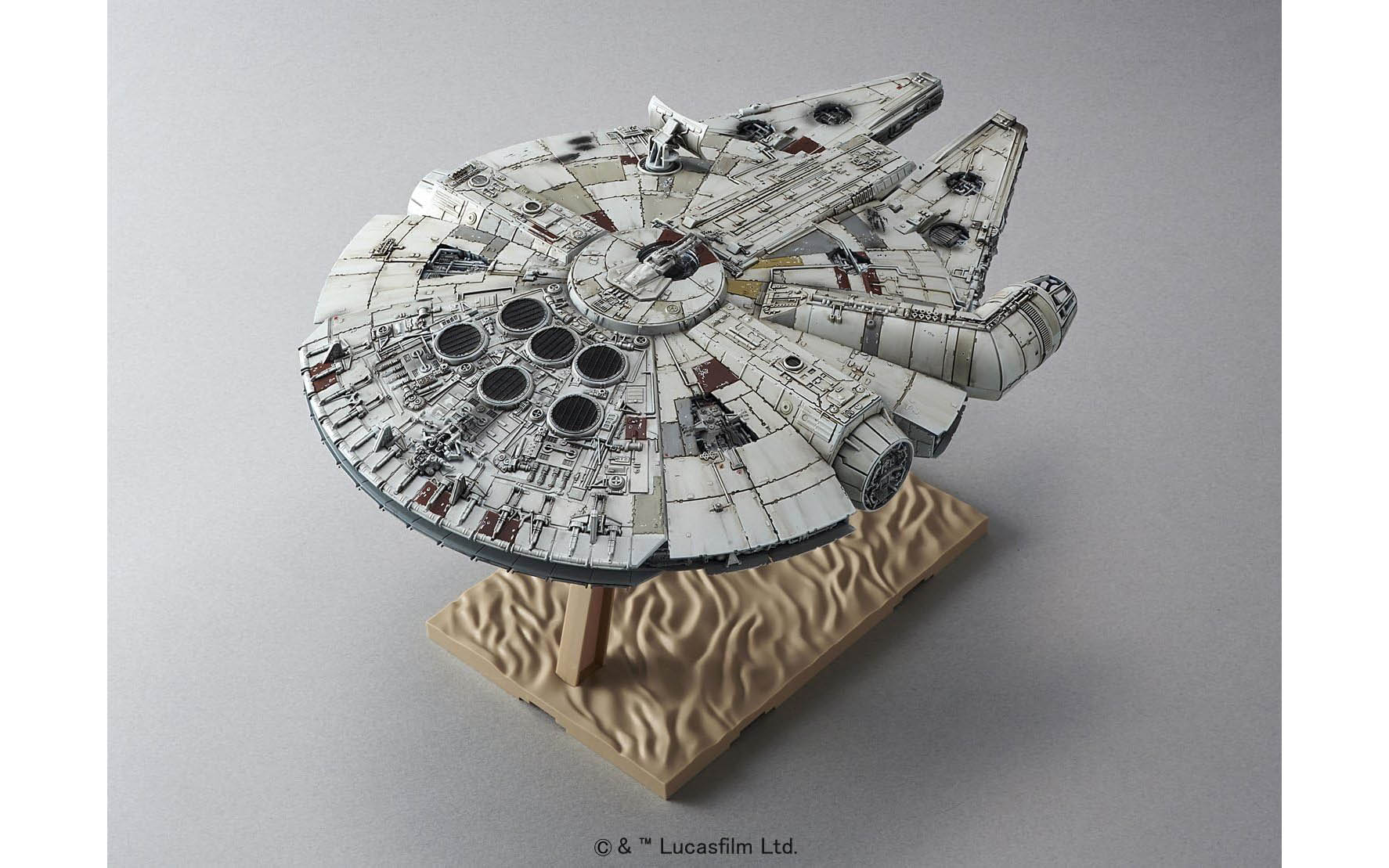Millennium Falcon Force Awakens Version Star Wars - Bandai 2378864 ...