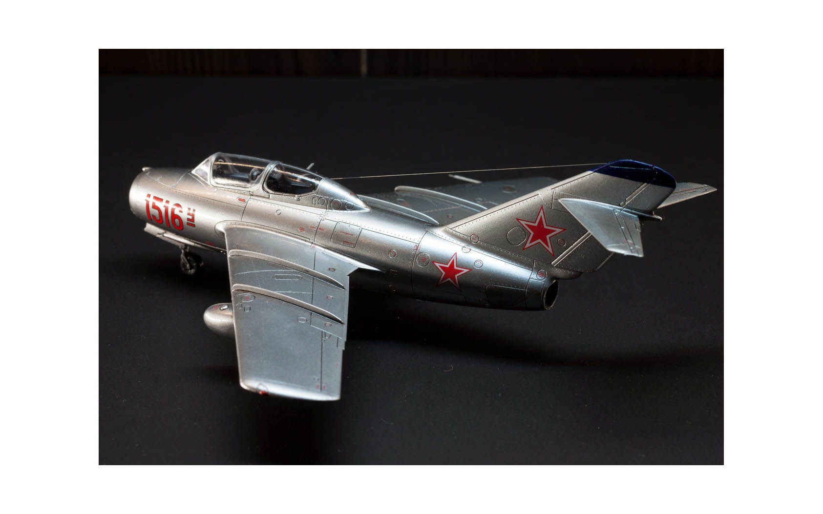UTI MiG-15 - ProfiPACK - Eduard 7055 | kingshobby.com