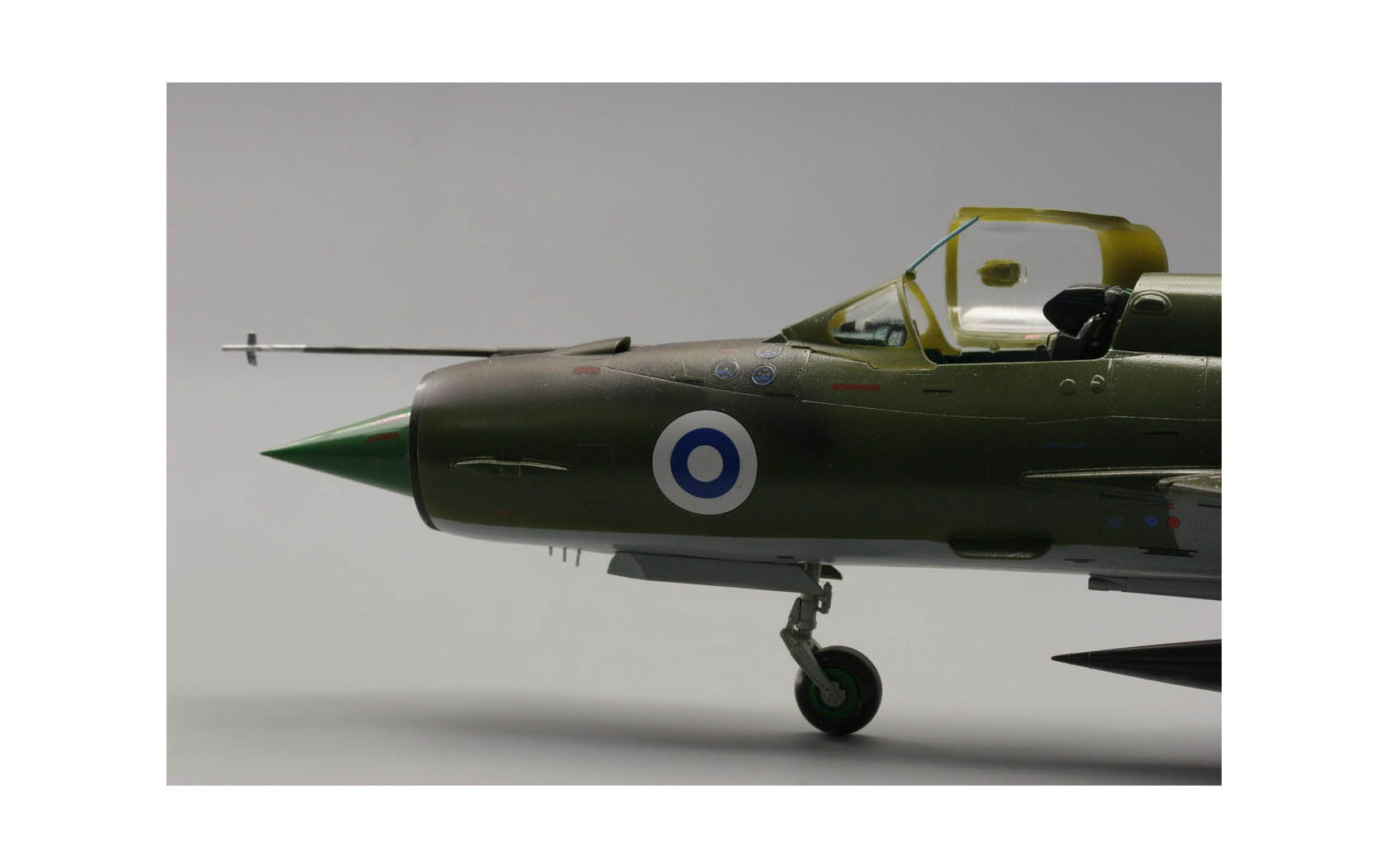 MiG-21BIS - ProfiPACK - Eduard 8232 | kingshobby.com