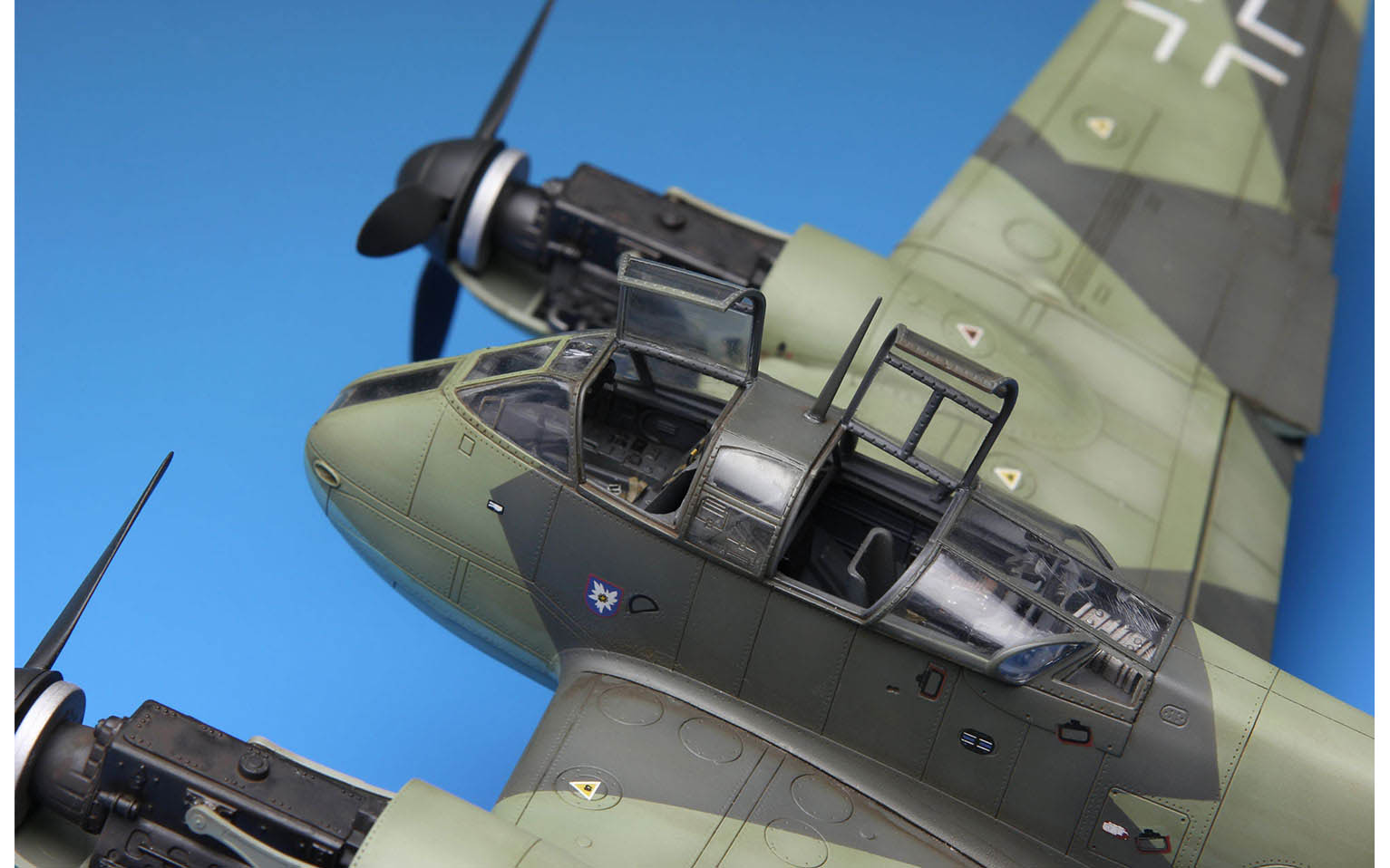 Messerschmitt Me410A-1 High Speed Bomber - Meng LS-003 | kingshobby.com