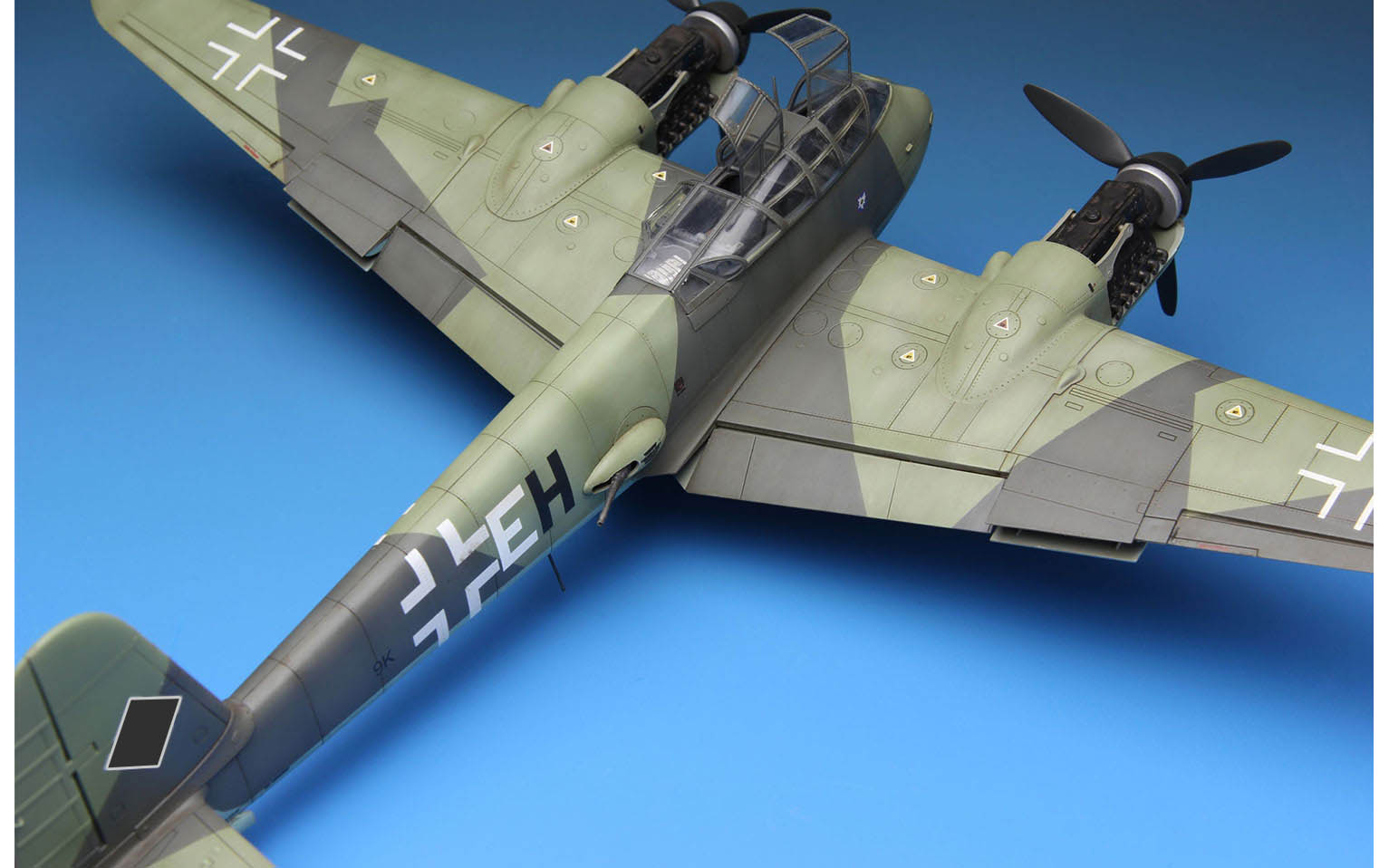 Messerschmitt Me410A-1 High Speed Bomber - Meng LS-003 | kingshobby.com