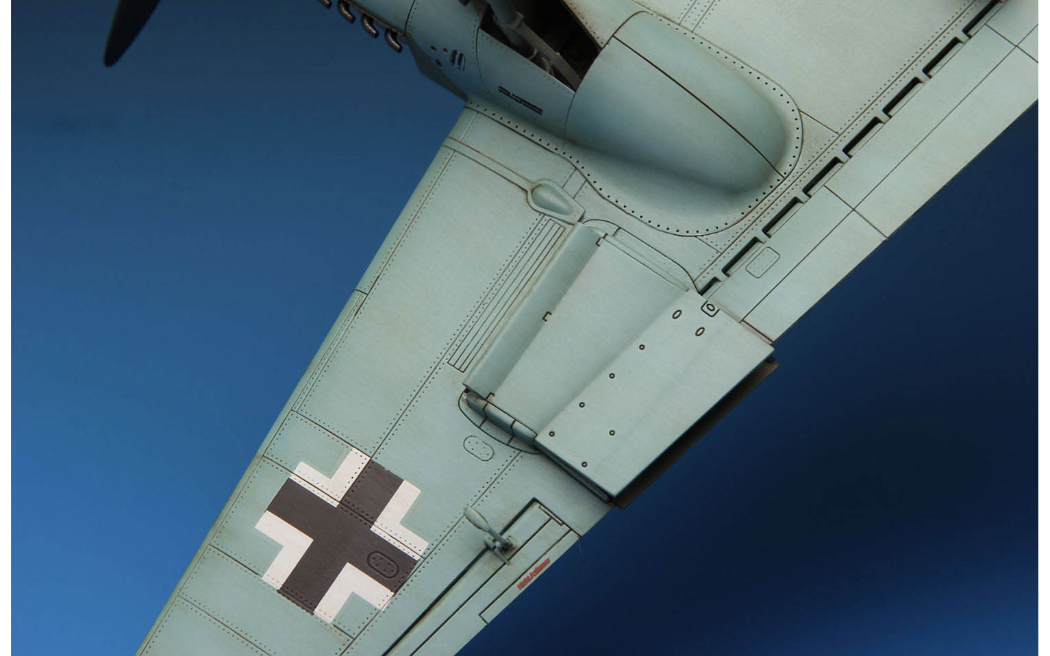 Messerschmitt Me410A-1 High Speed Bomber - Meng LS-003 | kingshobby.com