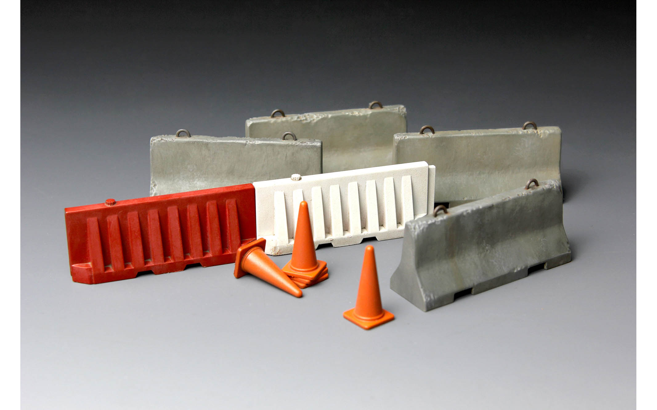 Concrete & Plastic Barrier Set - Meng SPS-012 | kingshobby.com
