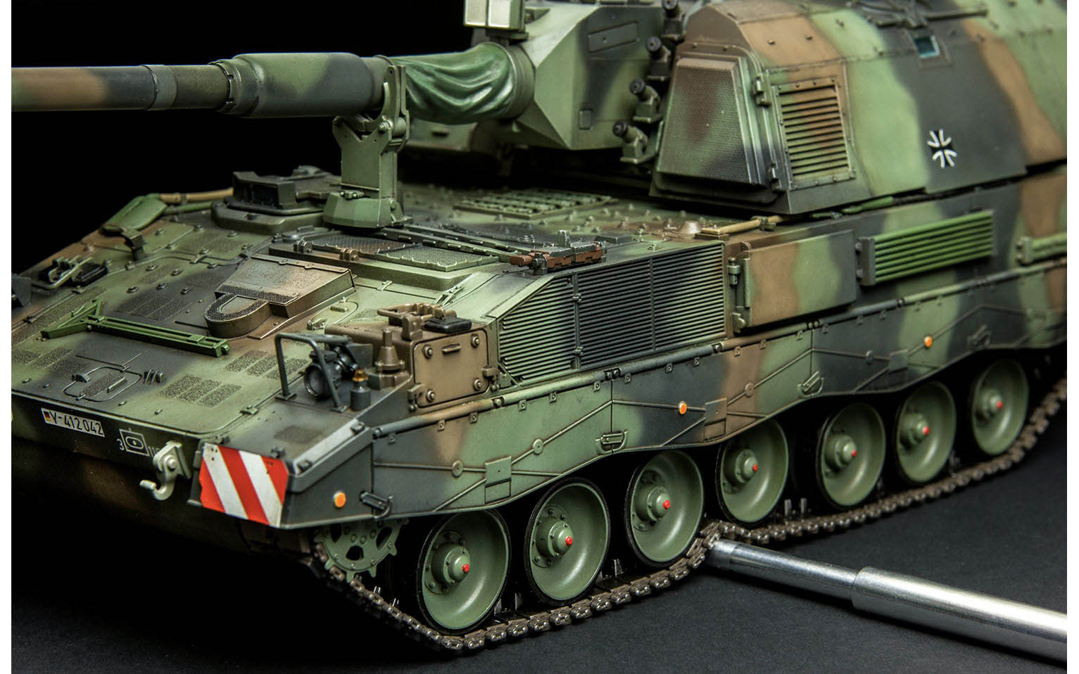 Panzerhaubitze 2000 German Self-Propelled Howitzer - Meng TS-012 | kingshobby.com