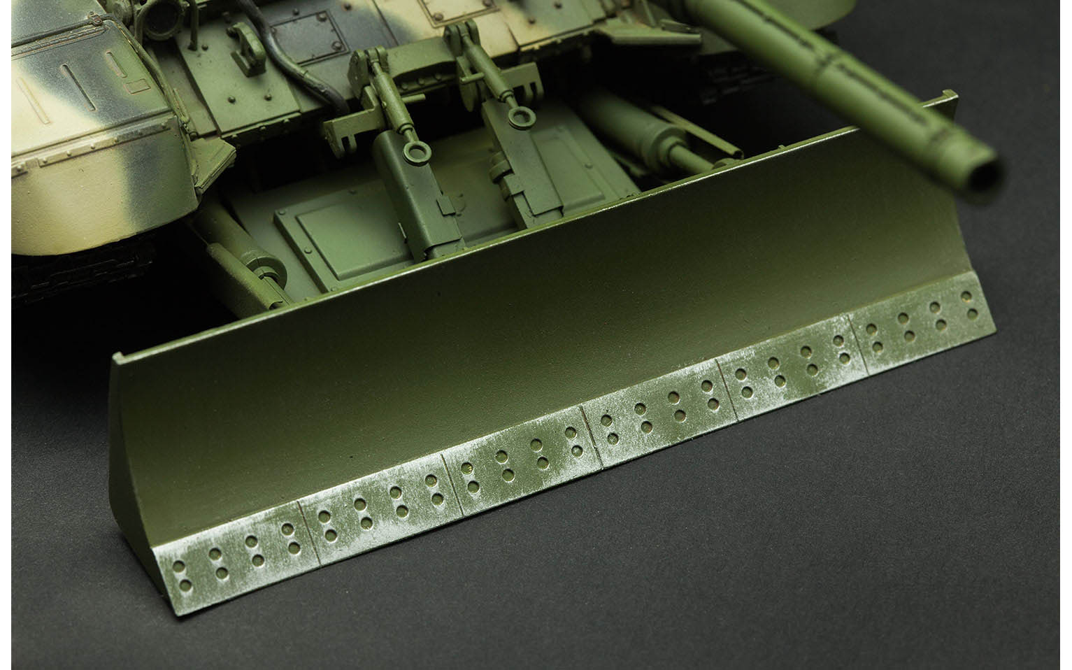 Russian Main Battle Tank T-90 w/TBS-86 Tank Dozer - Meng TS-014 ...