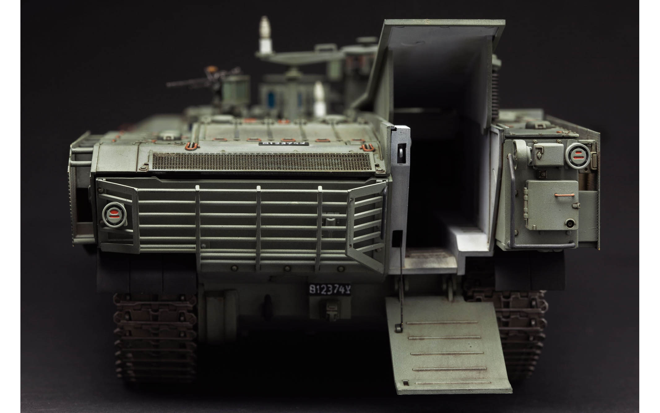 Israel Heavy Armoured Personnel Carrier Achzarit Late - Meng SS-008 ...