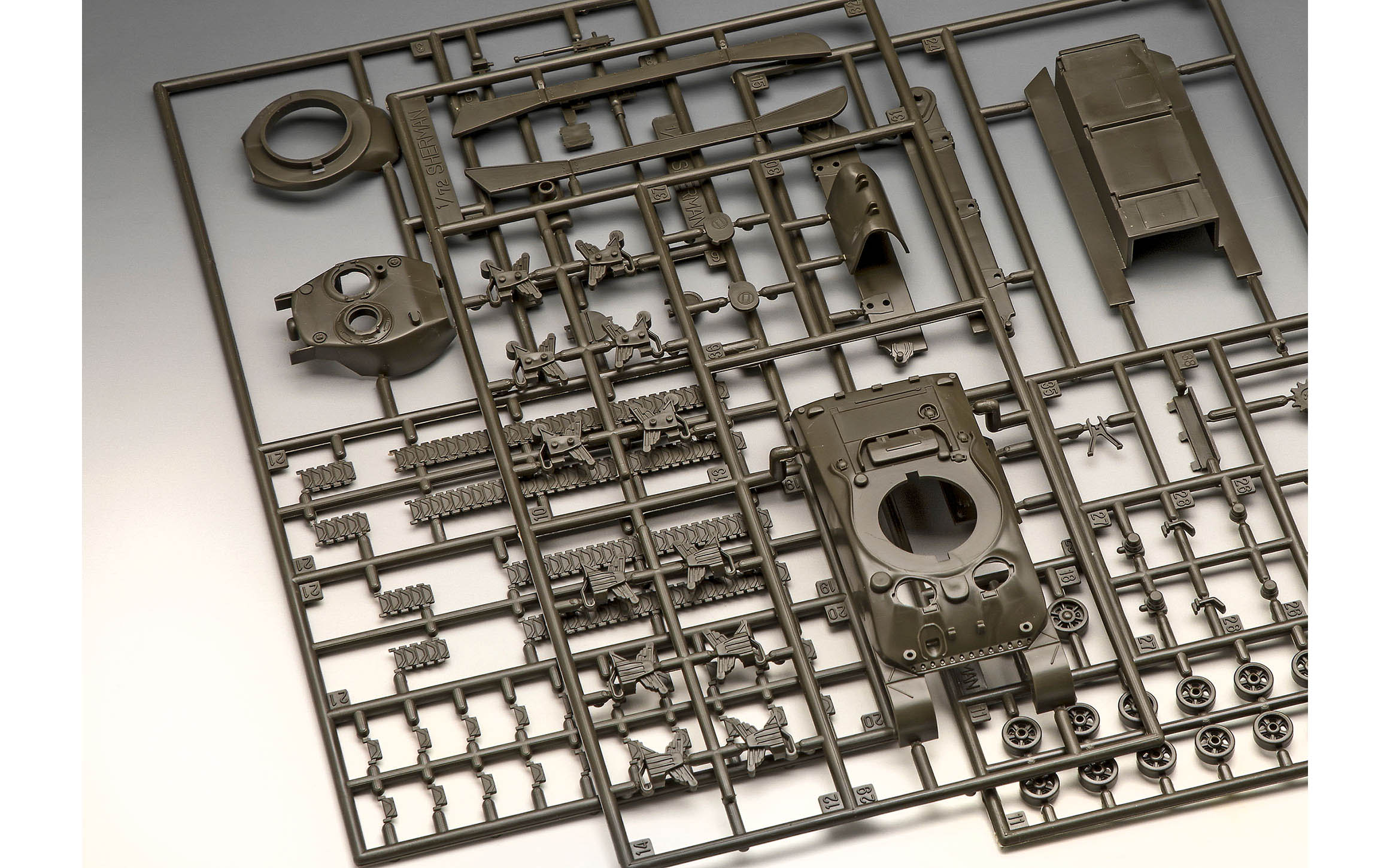 Sherman M4A1 - Revell 03290 | kingshobby.com