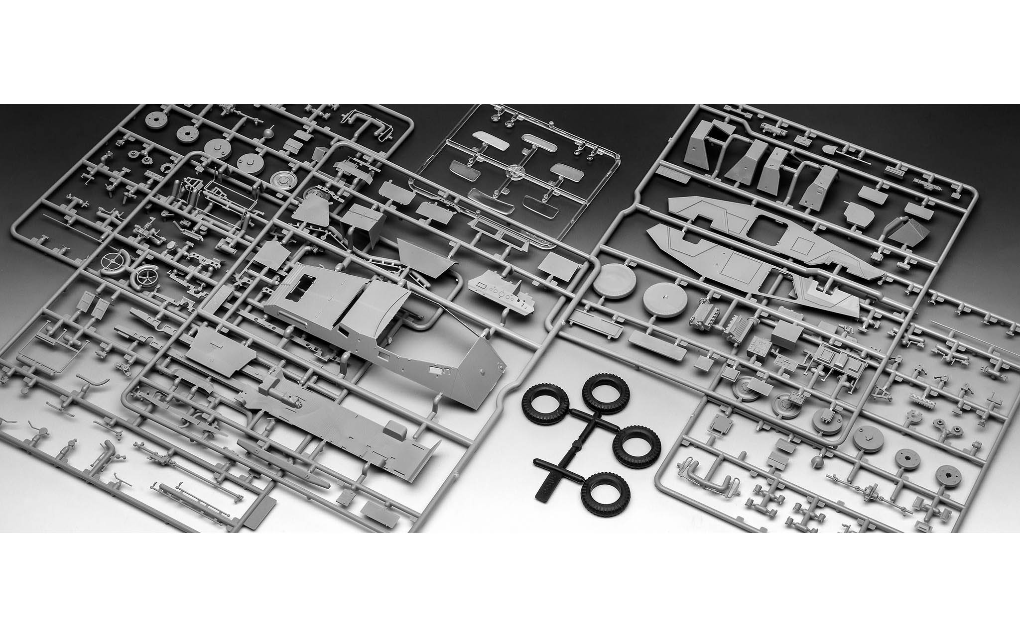 German Command Armoured Vehicle Sd.Kfz.247 Ausf.B - Revell 03335 ...