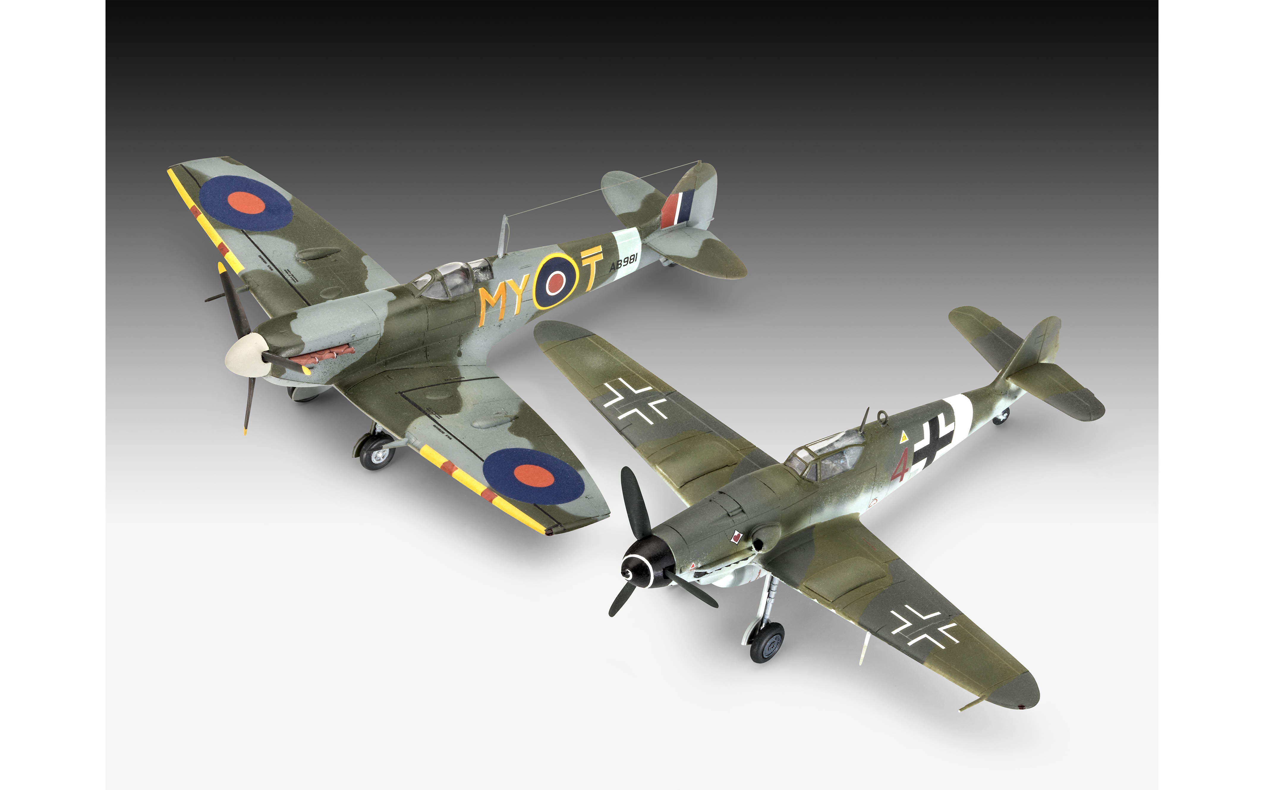 Messerschmitt Bf109G-10 & Spitfire Mk.V - Combat Set - Revell 63710 ...