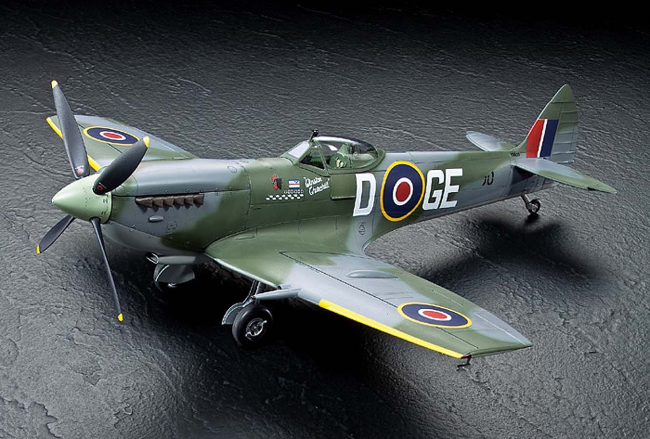 Supermarine Spitfire Mk.XVIE - Tamiya 60321 | kingshobby.com