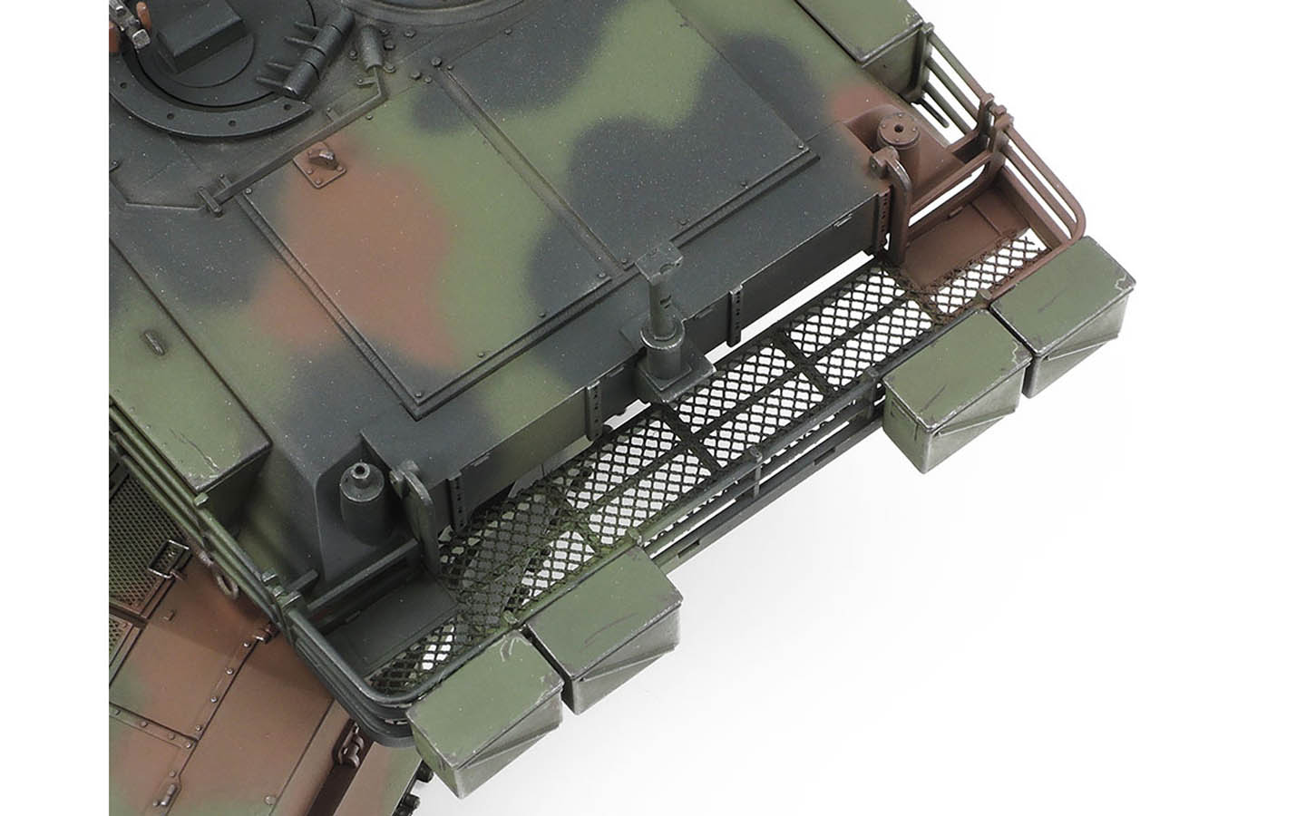 M1A1 Abrams Tank, Ukraine - Tamiya 25216 | kingshobby.com