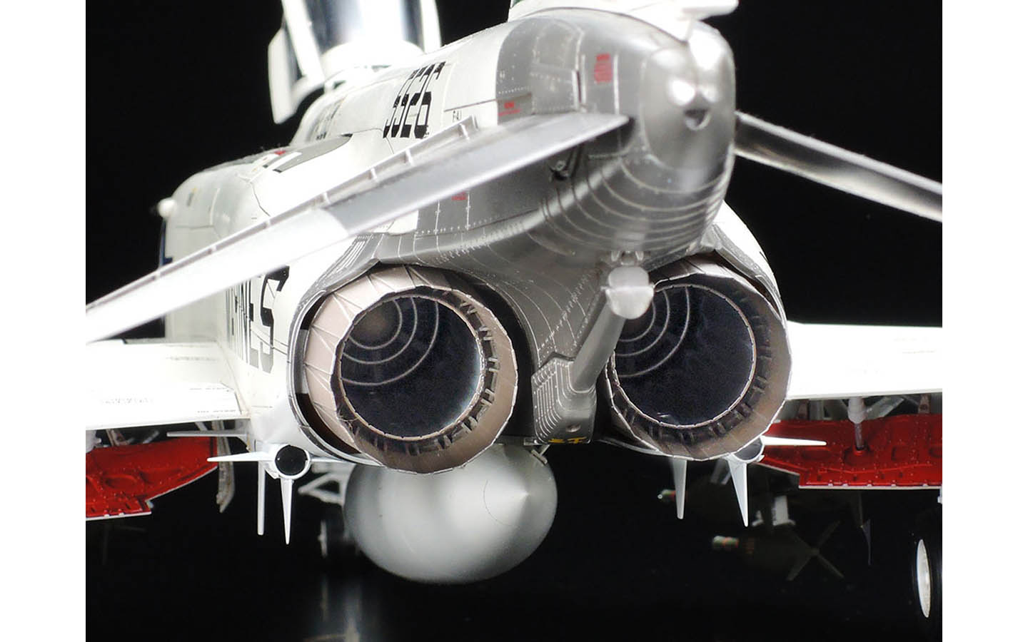 McDonnell F-4 J Phantom II - Marine Version - Tamiya 60308 | kingshobby.com