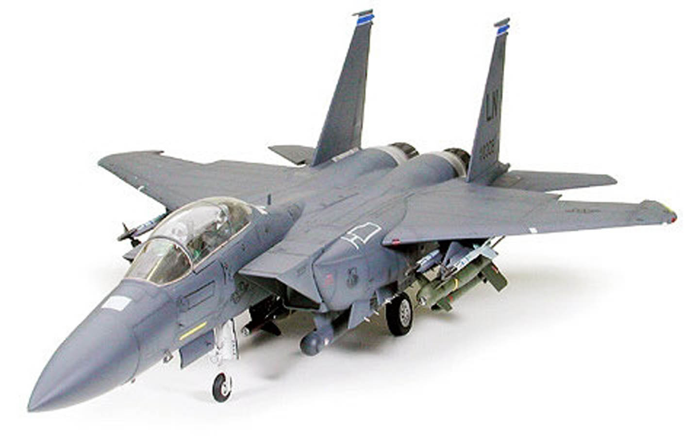F-15E Strike Eagle - Bunker Buster - Tamiya 60312 | kingshobby.com