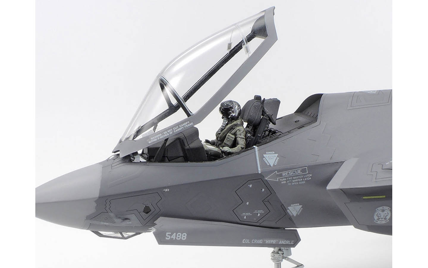 Lockheed Martin F-35A Lightning II - Tamiya 60792 | kingshobby.com