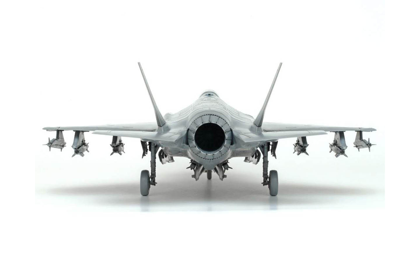 Lockheed F-35A Lightning II - Tamiya 61124 | kingshobby.com
