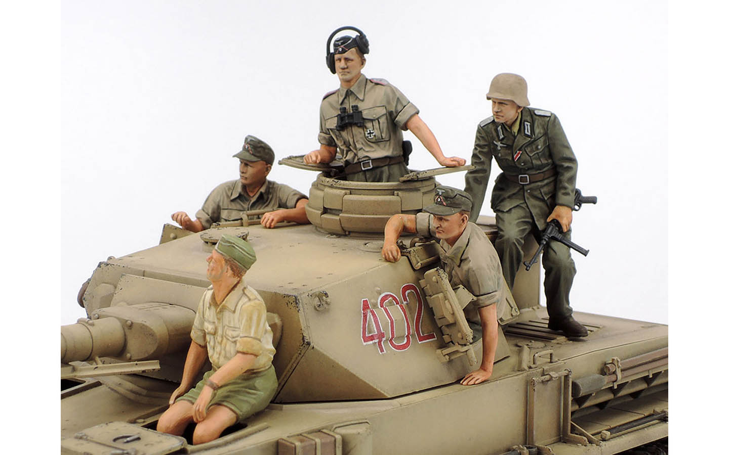 Panzerkampfwagen IV Ausf.F & Motorcycle, North Africa - Tamiya 25208 ...