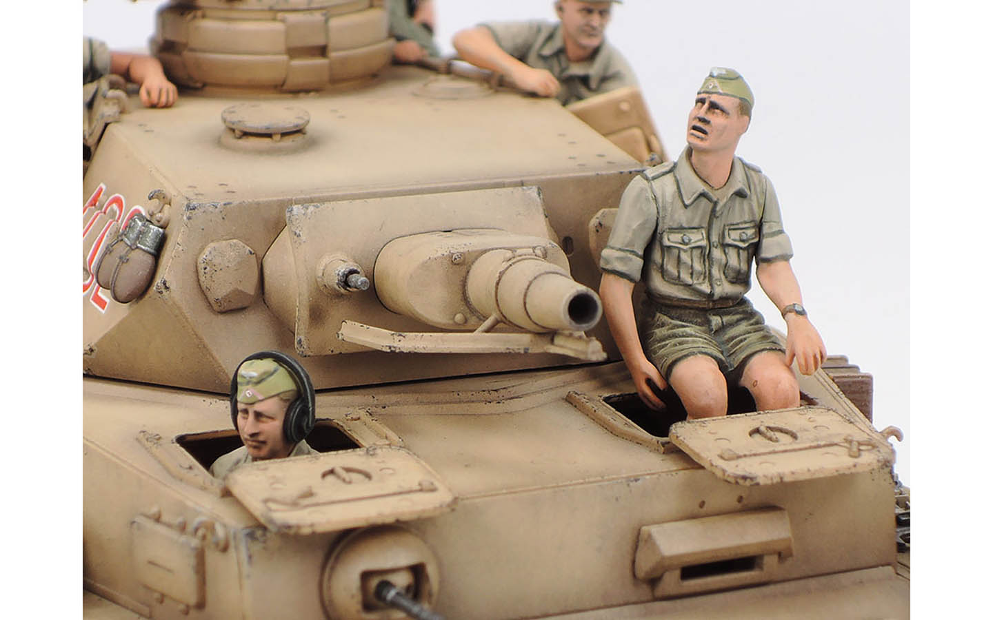 Panzerkampfwagen IV Ausf.F & Motorcycle, North Africa - Tamiya 25208 ...