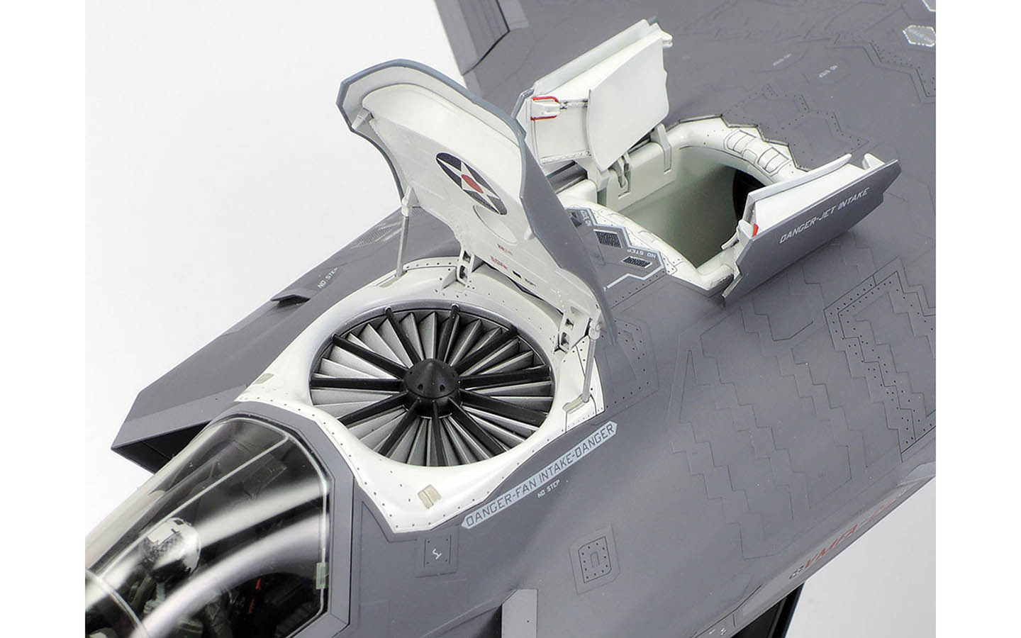 Lockheed F-35 B Lightning II - Tamiya 61125 | kingshobby.com