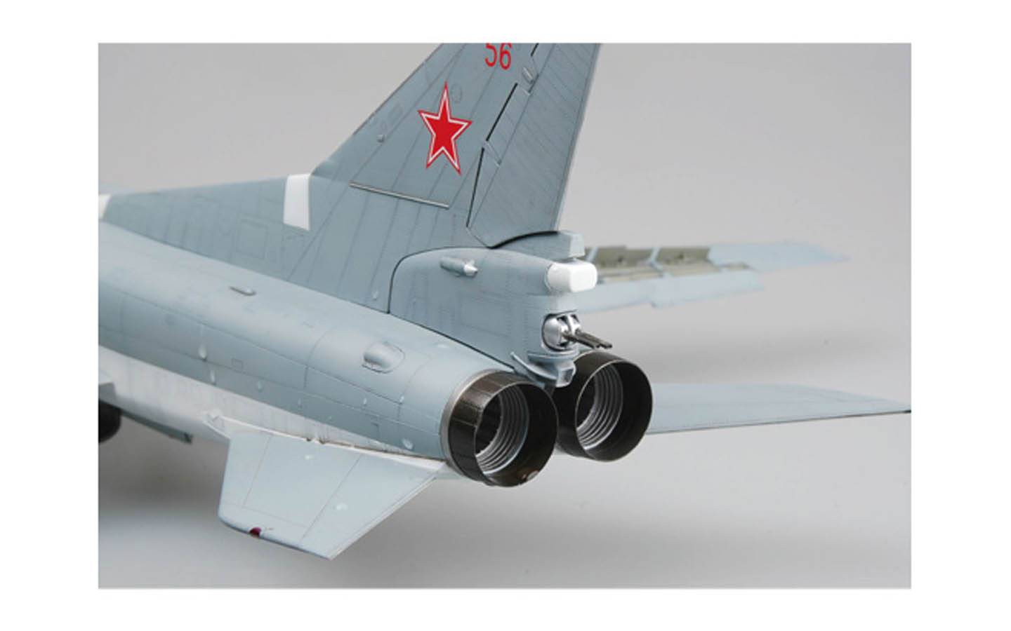 Tu-22M2 Backfire B Strategic bomber - Trumpeter 01655 | kingshobby.com