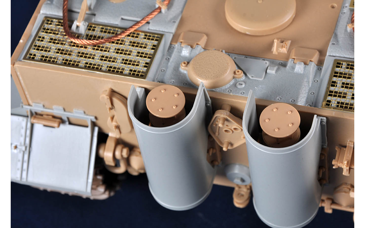 Pz.Kpfw.VI Ausf.E Sd.Kfz.181 Tiger I (Late Production) - Trumpeter ...