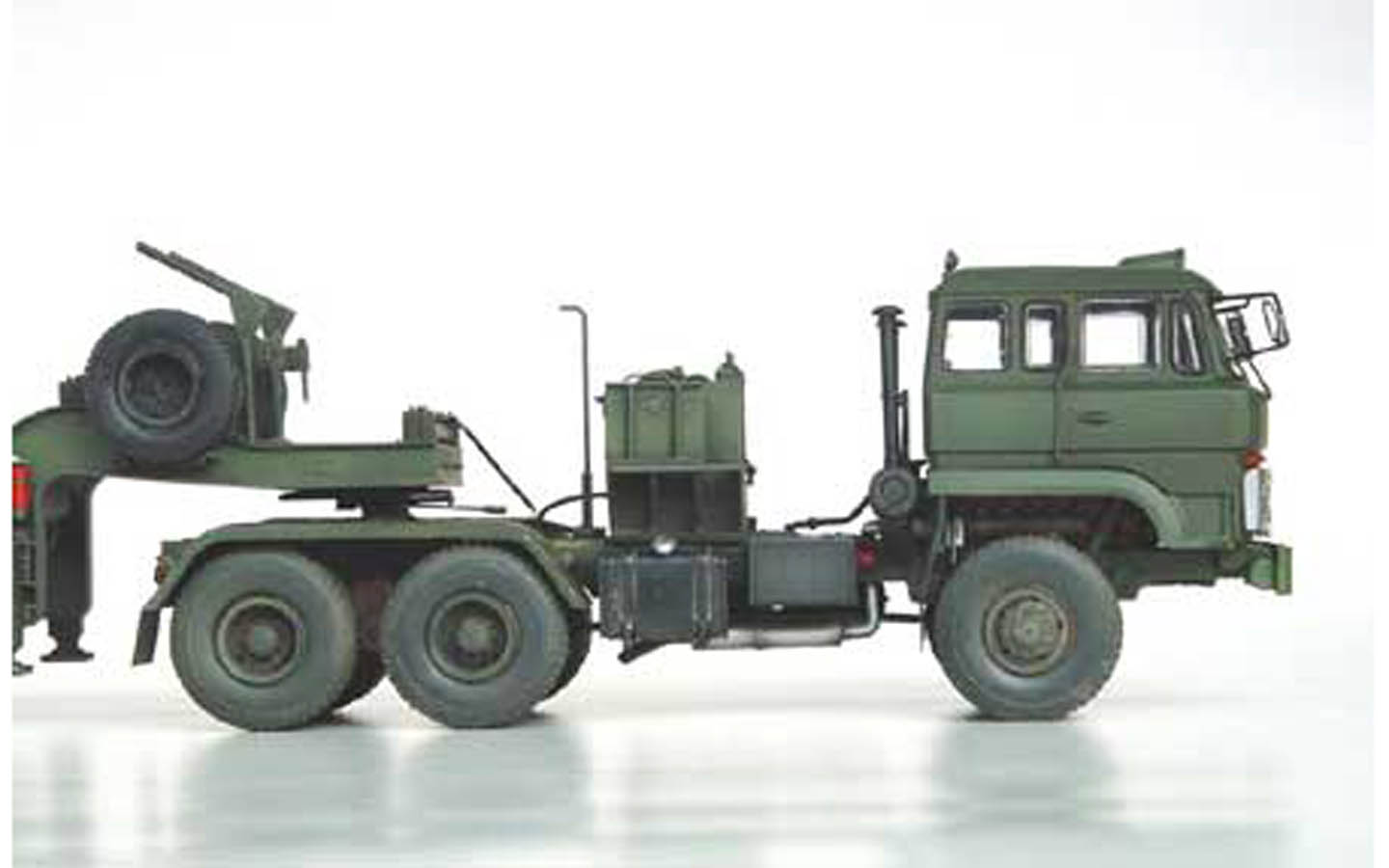 Chinese 50 Ton Tank Transporter - Trumpeter 00201 | kingshobby.com