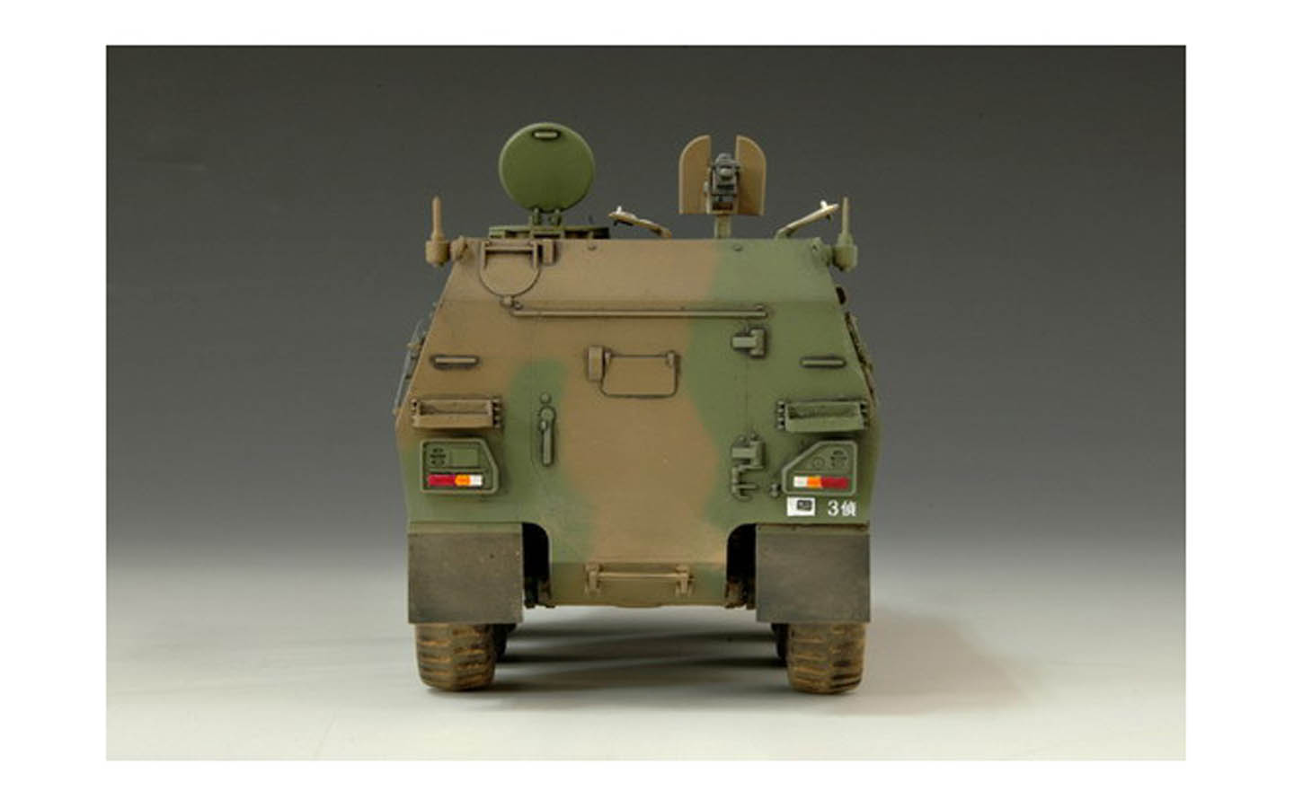 JGSDF Type 82 Command Post - Trumpeter 00326 | kingshobby.com