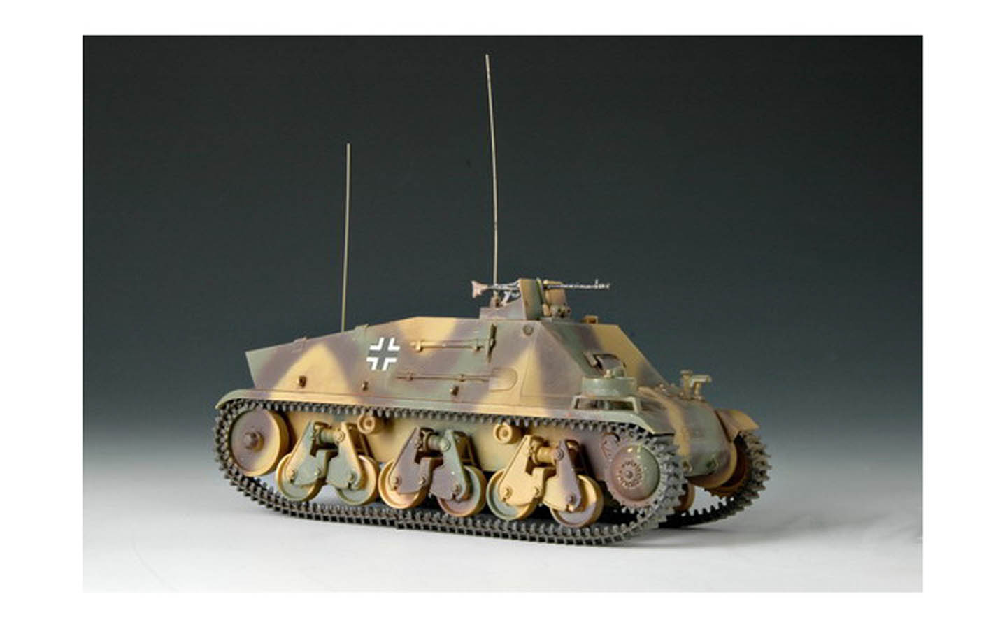 German 38(H) Artillery Observation Vehicle - Trumpeter 00355 ...