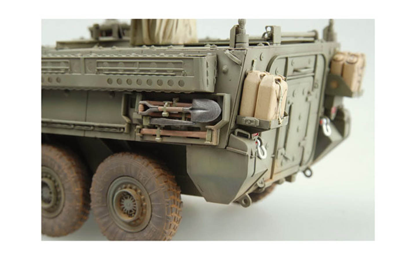 M1134 Stryker Anti-Tank Guided Missile (ATGM) - Trumpeter 00399 ...