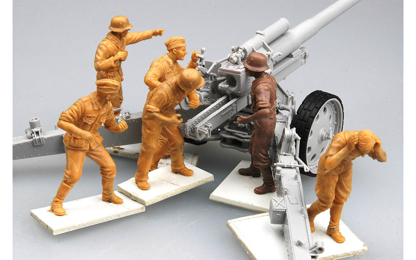 German S.FH 18 Field Howitzer Gun Crew - Trumpeter 00425 | kingshobby.com