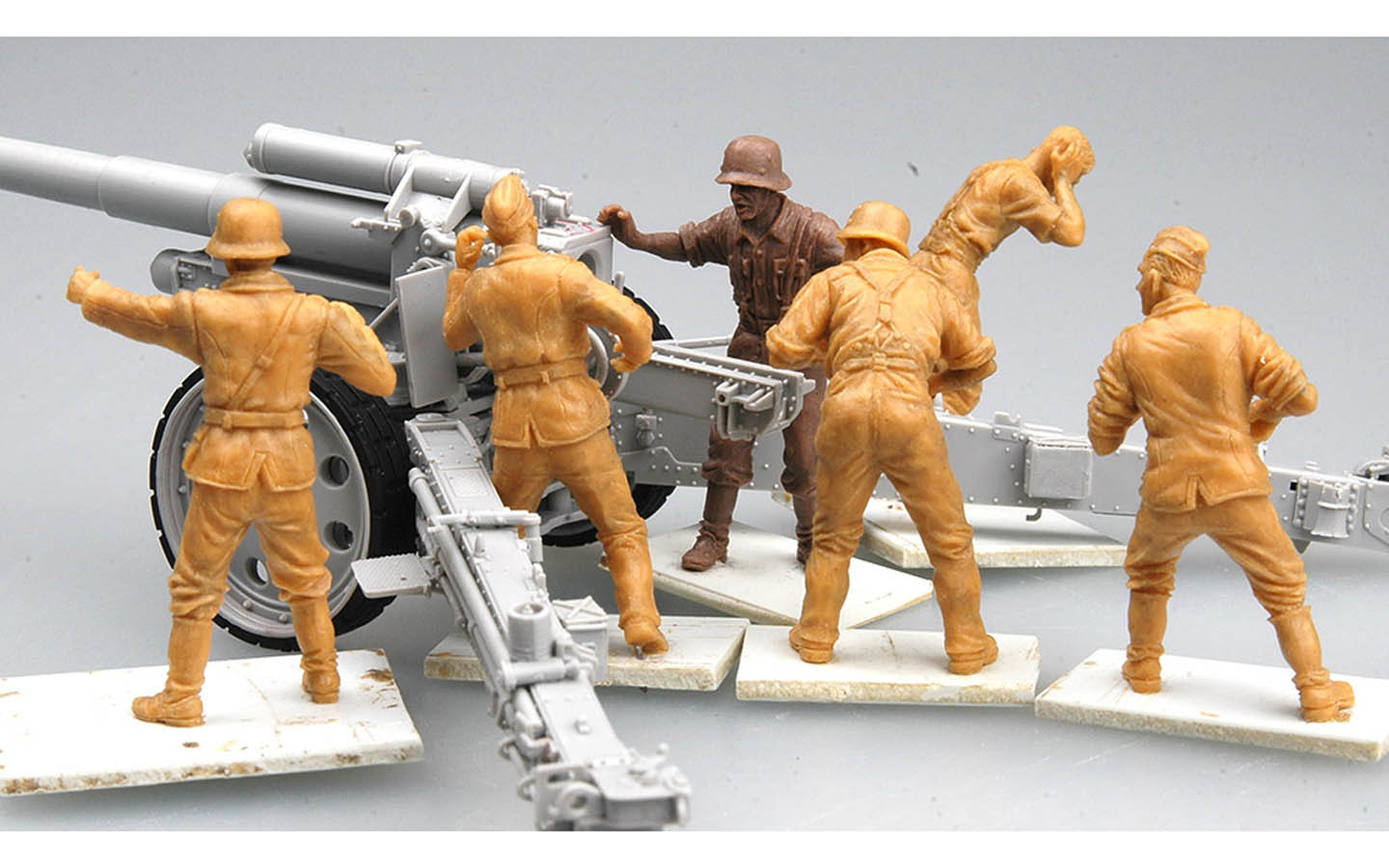 German S.FH 18 Field Howitzer Gun Crew - Trumpeter 00425 | kingshobby.com