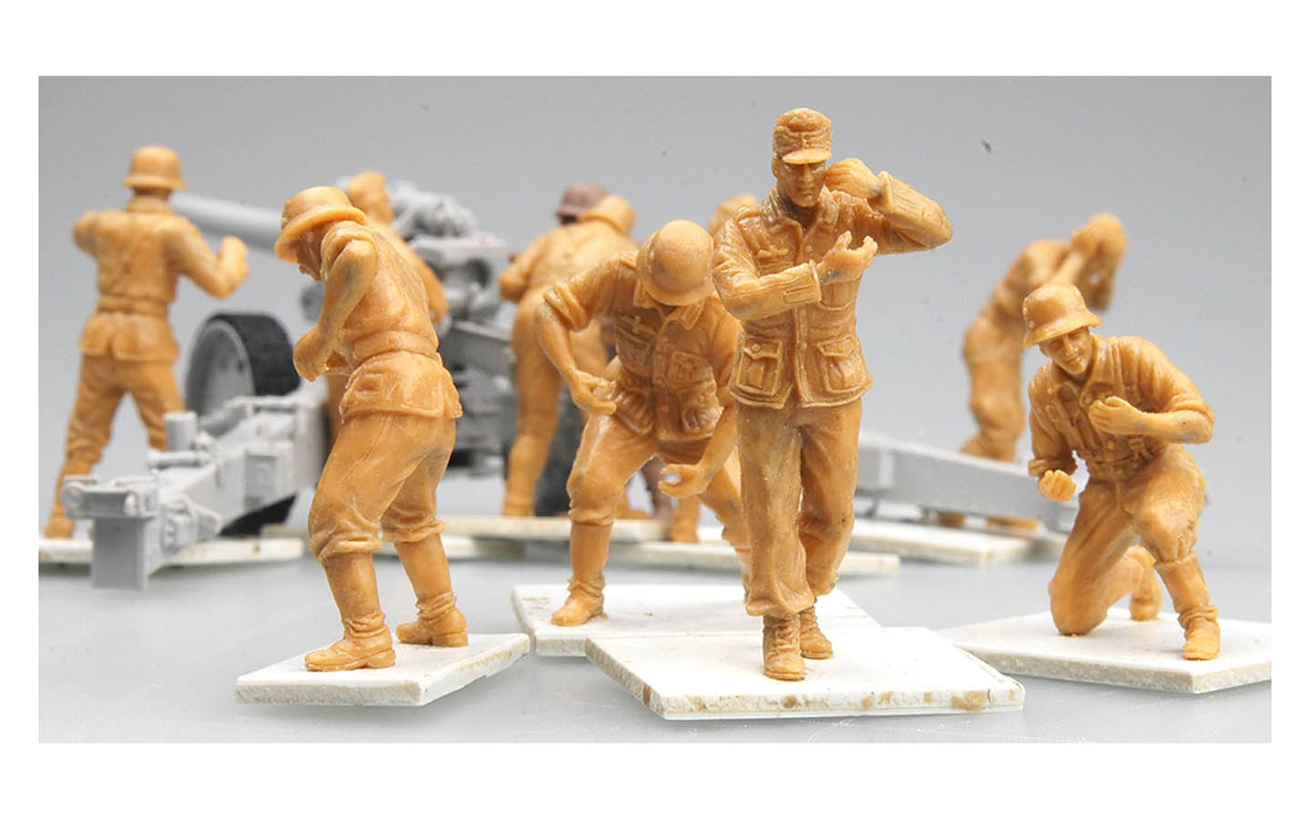 German S.FH Field Howitzer Gun Crew, Ammo Supplied Team - Trumpeter ...