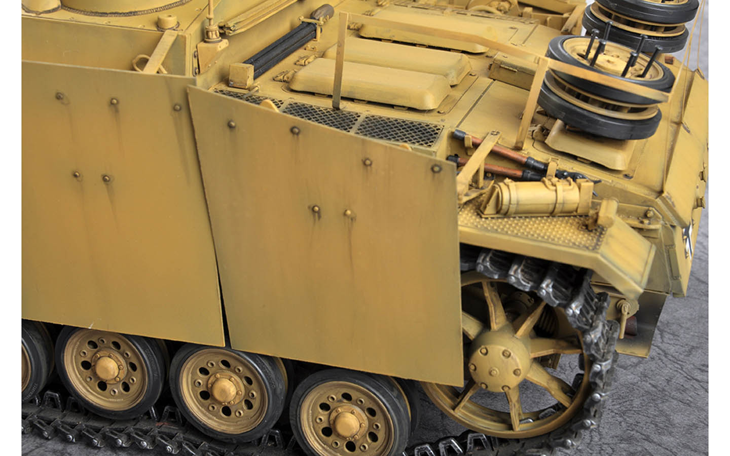 StuG.III Ausf. G Late Production (2 in 1) - Trumpeter 00947 ...